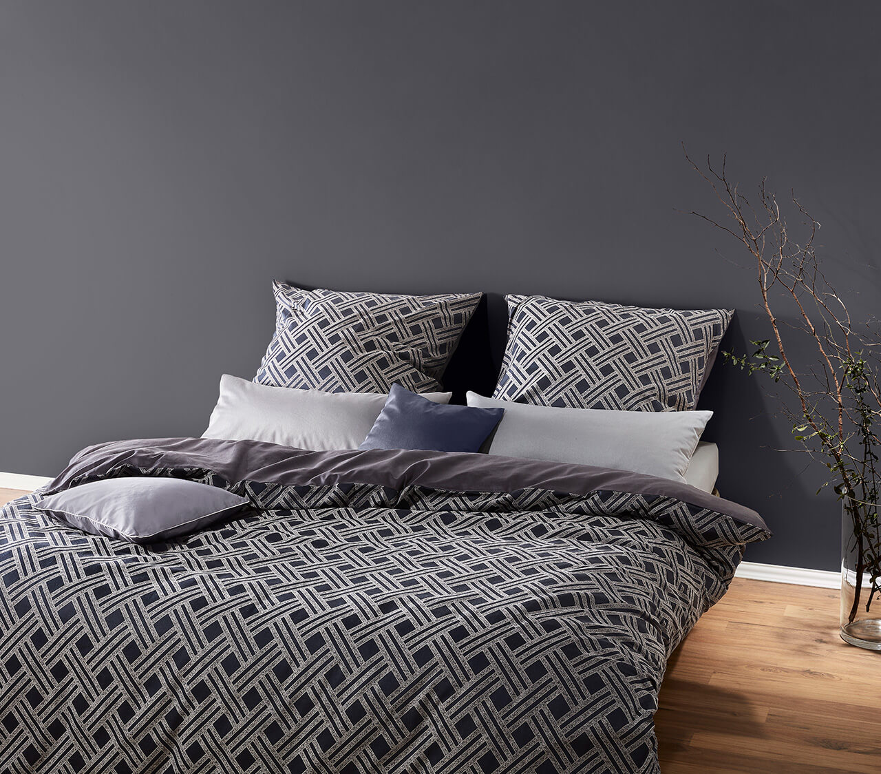 Black Premium Brocade Damask Bed Linen - North-Diamond